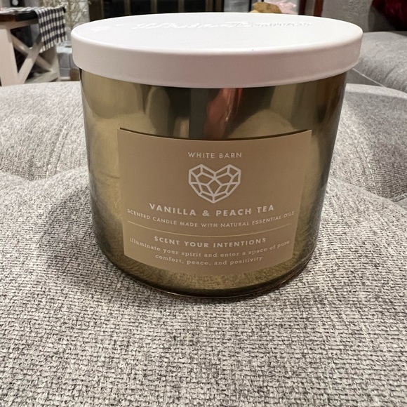 White Barn | Accents | White Barn Vanilla Peach Tea 3 Wick Candle ...